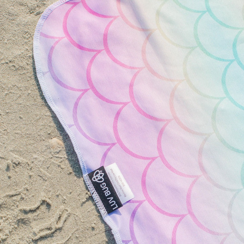 UPF 50 Sunscreen Towel by Luv Bug Company – ROAM